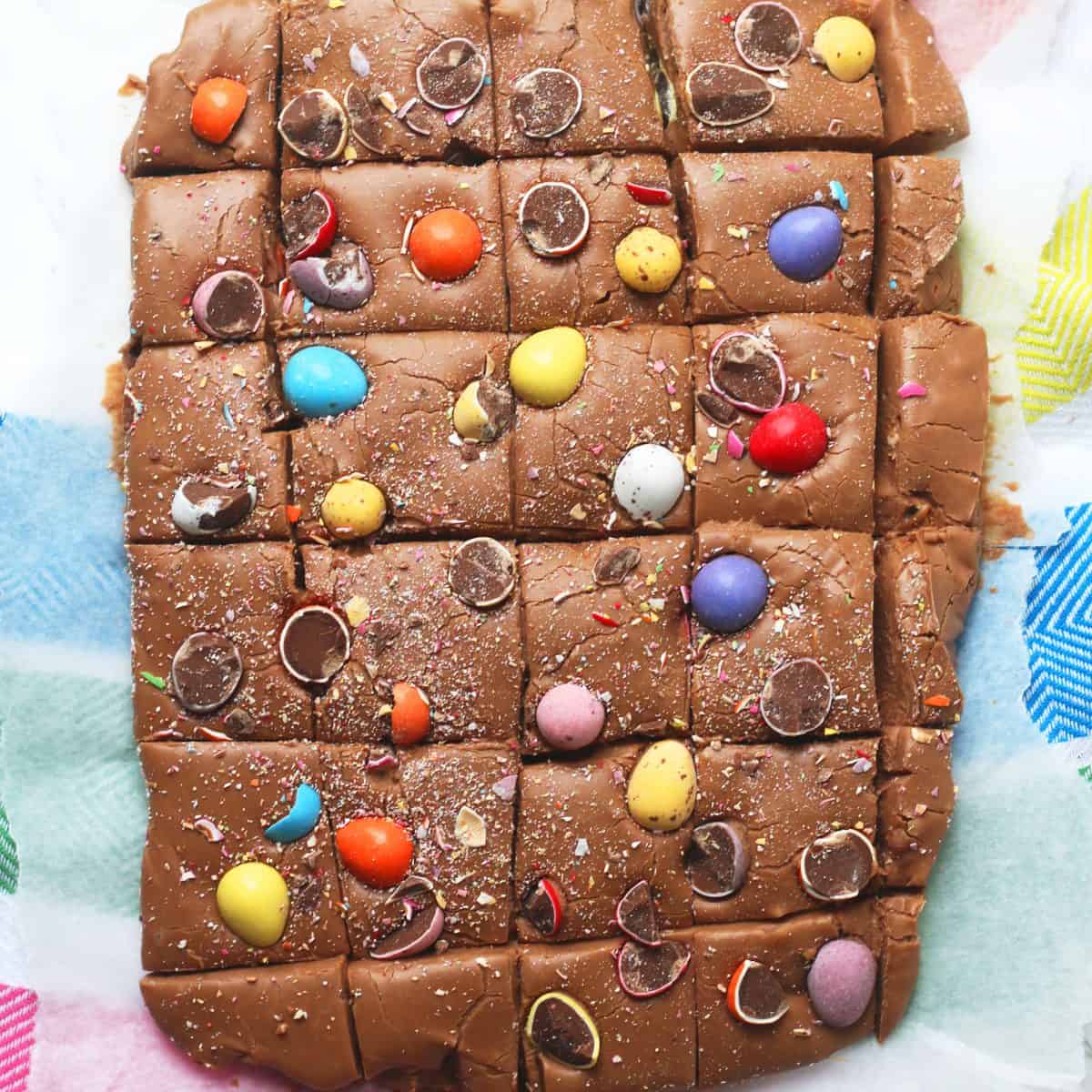 Microwave Easter Fudge - Supper in the Suburbs