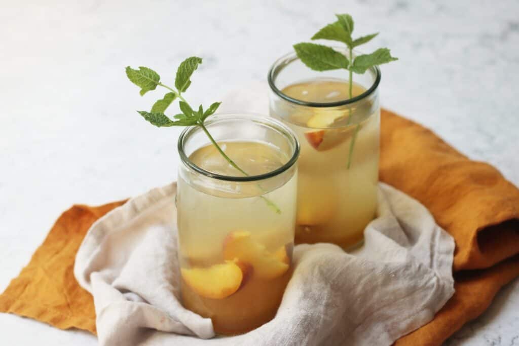 Fresh Peach Iced Tea - Supper in the Suburbs