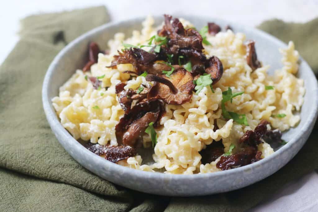 Vegan Roasted Mushroom and Cream Cheese Pasta - Supper in the Suburbs